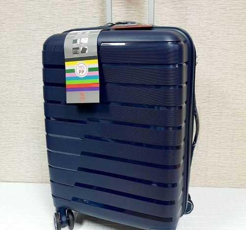 Новые ударопрочные чемоданы из полипропилена
