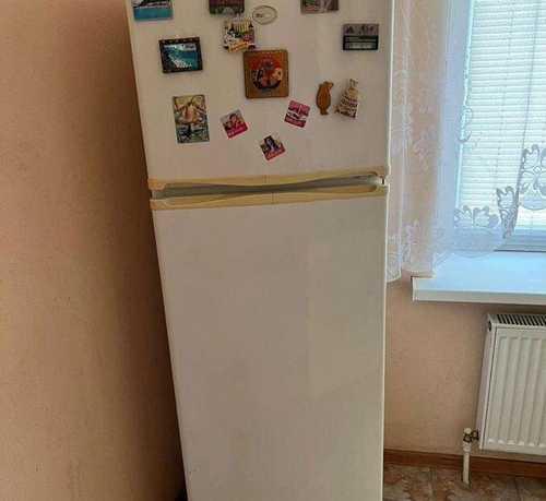 Продаю холодильник б/у Snaige fr 275