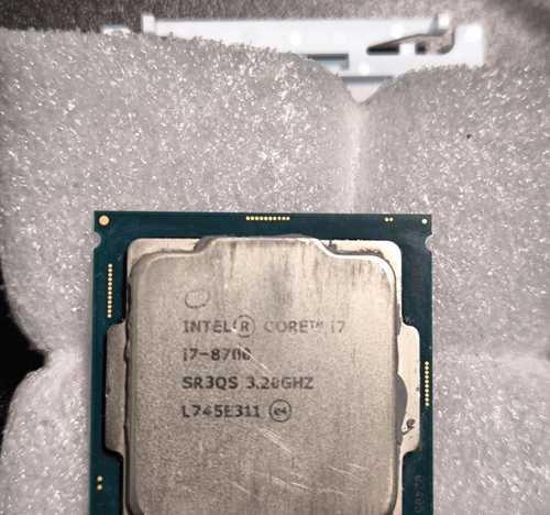 Процессор Intel Core i7 8700