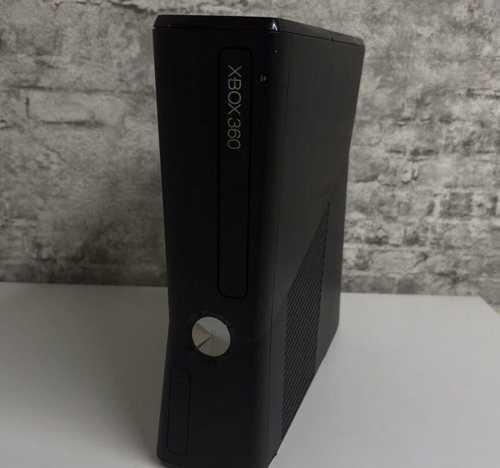 Xbox 360 с блоком питания