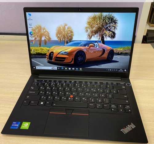 Thinkpad E14 Gen 4, i7 1255u, MX550, 16/512 GB