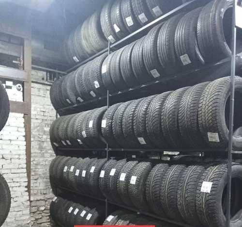 Bridgestone Blizzak LM-001 215/65 R17 99R