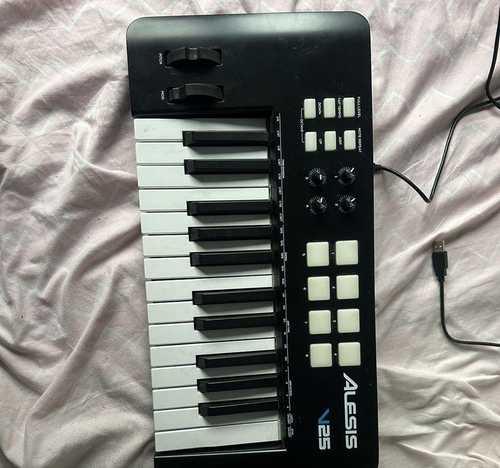 Midi клавиатура Alesis V25 mkii