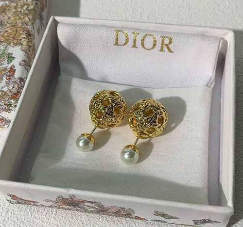 Золотые серьги Dior