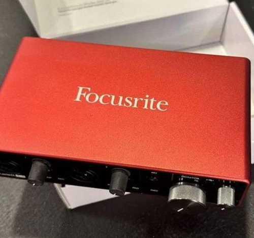 Focusrite Scarlett 4i4(3Gen)на запчасти или ремонт
