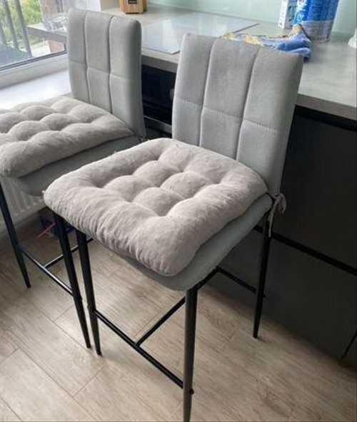 4 барных стула с подушками