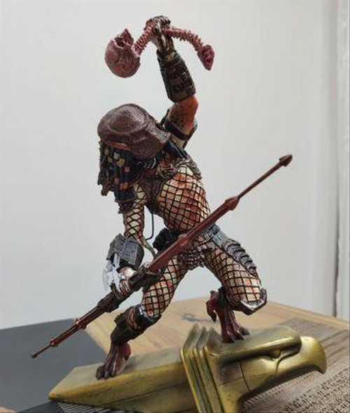 Фигурка Diamond Select Predator City Hunter (PVC)