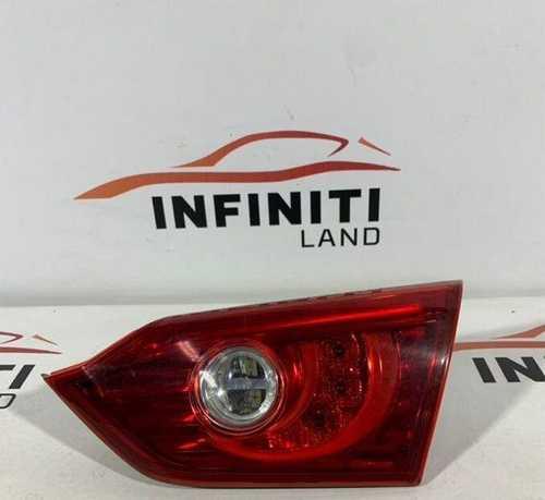 Фонарь в крышку багажника правый Infiniti Q50 V37