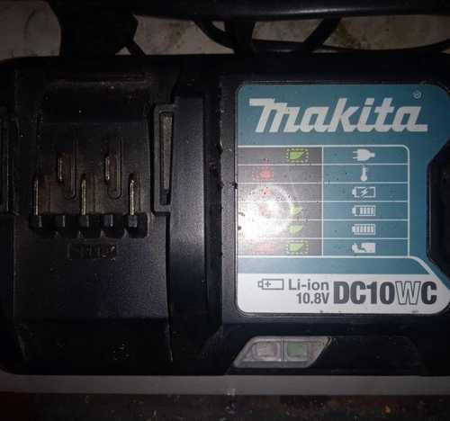 Зарядное устройство makita