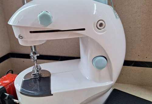 Швейная машина Mini Sewing Machine, б/у