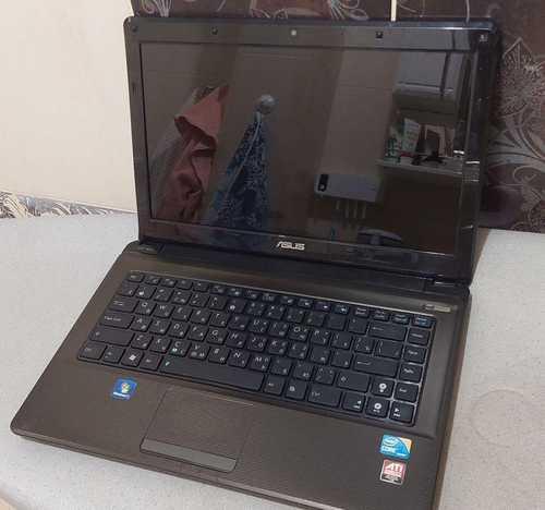 Ноутбук 14" asus K42JR (Intel I3)