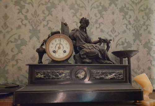 Старинные каминные часы с боем