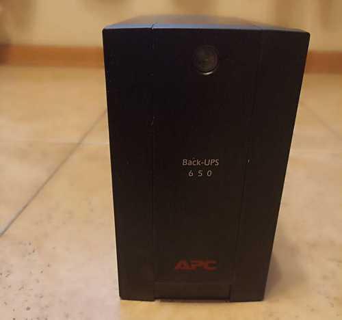 Источник бесперебойного питания APC Back-UPS 650 н