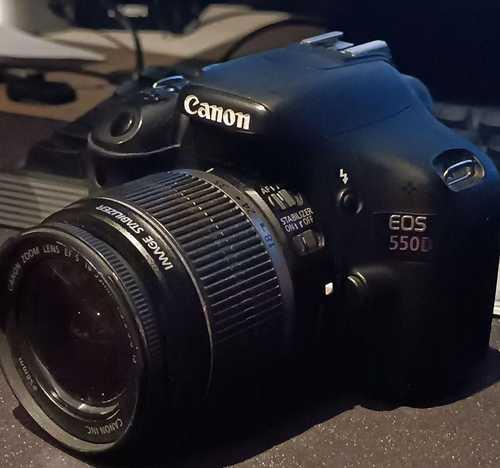 Canon EOS 550D kit фотоаппарат