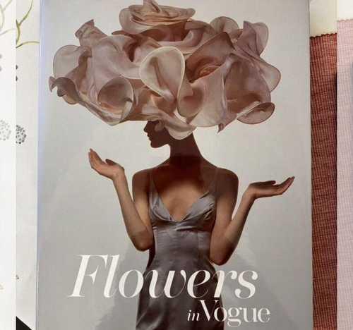 Книга Flowers in Vogue