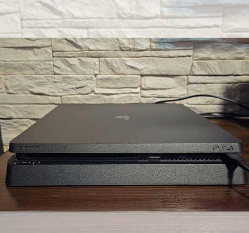 Sony PlayStation 4 Slim, 500 гб, 2 геймпада
