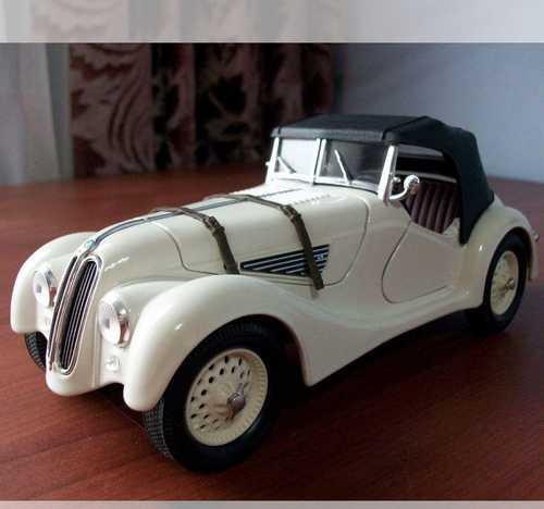 Модель Road Signature1/18 BMW 328 (1940)