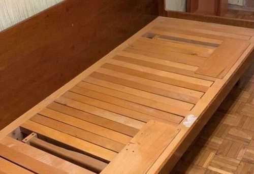 Кровать деревянная бу