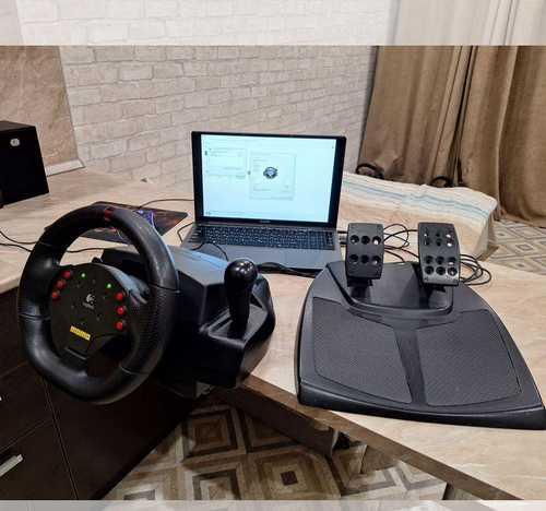 Руль logitech momo racing 240 градусов, комплект