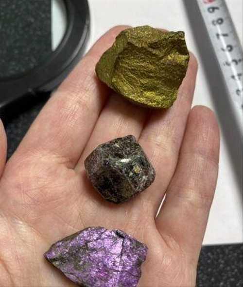 Камни и минералы коллекция