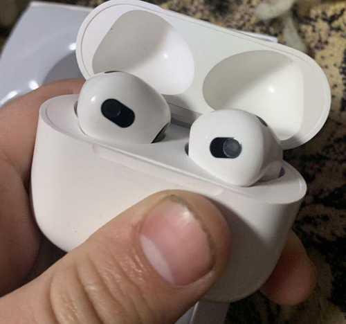 Наушники похожие на airpods 3 pro ненастоящие