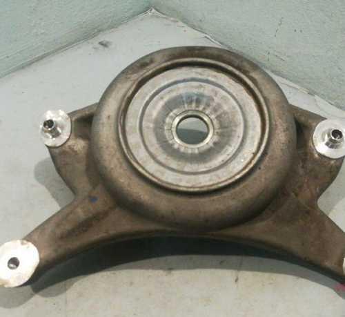 S1010288 Кронштейн амортизатора audi A4 B8 передни