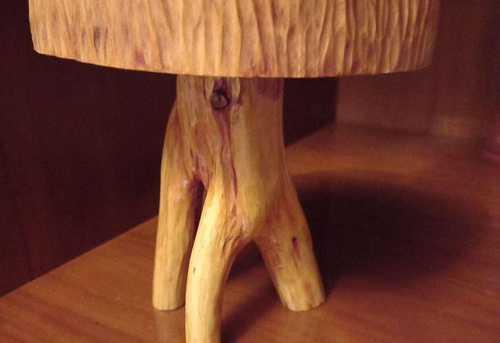 Мини - столик из дерева ручной работы