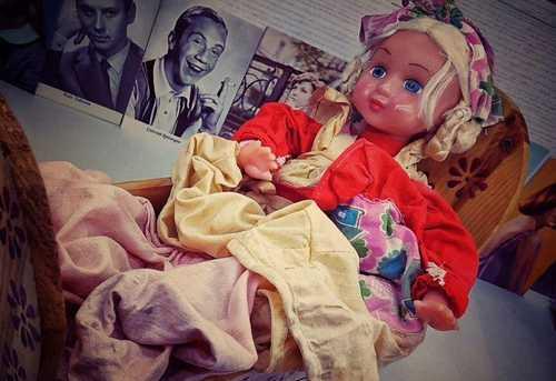 Кукла паричковая СССР в кроватке