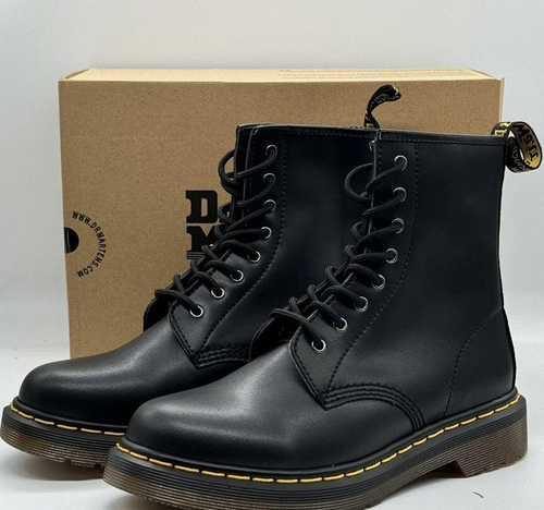 DR. Martens 1460 Jadon Black