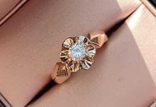 Золотое советское кольцо Тюльпан с бриллиантом