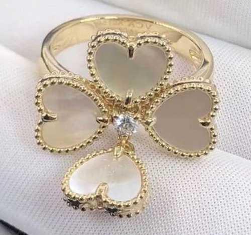 Кольцо Van Cleef & Arpels Unknown Collection белое золото 1 бр. 0.0694 ct
