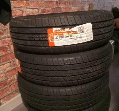 Maxxis MP-15 Pragmatra 205/70 R16 H
