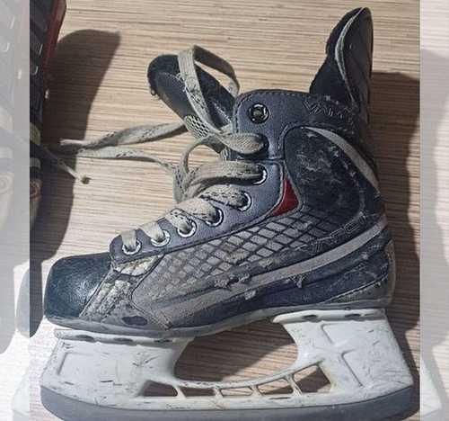 Хоккейные коньки bauer vapor x15 1D 32.5 размер