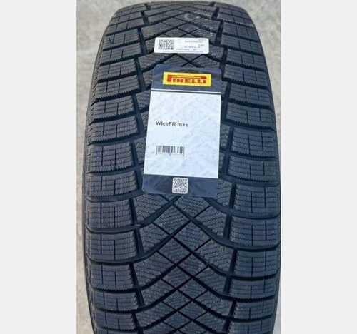 Pirelli Ice Zero FR 265/45 R21 108H