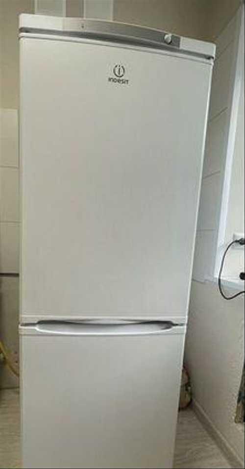 Холодильник indesit sb1670