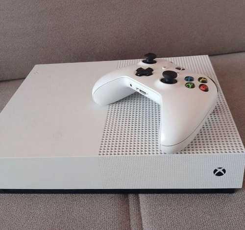 Xbox one s, шнуры, 1 геймпад в комплекте