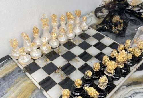 Шахматные фигуры большого размера ручной работы