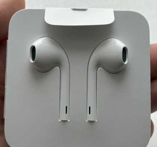 Наушники apple earpods с разъемом lightning