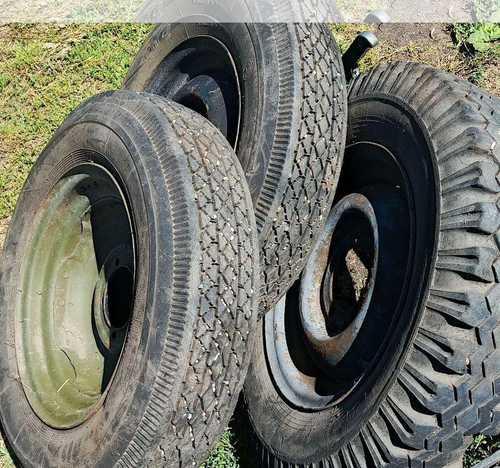 Продам колеса 2 каучуковые с погрузчика