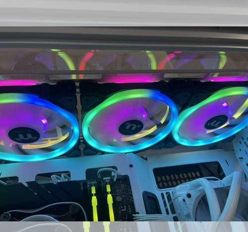 Thermaltake Riing Trio 14 LED RGB Premium Edition