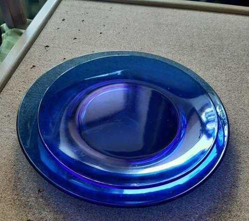 Разная посуда из синего стекла
