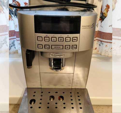 Кофемашина delonghi magnifica