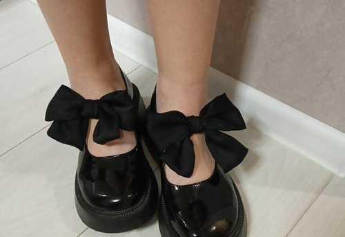 Туфли женские 38 размер черные лаковые