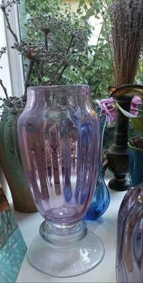 Большая тяжелая ваза марганцевое стекло