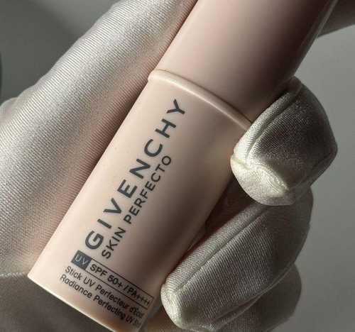 Givenchy skin perfecto стик