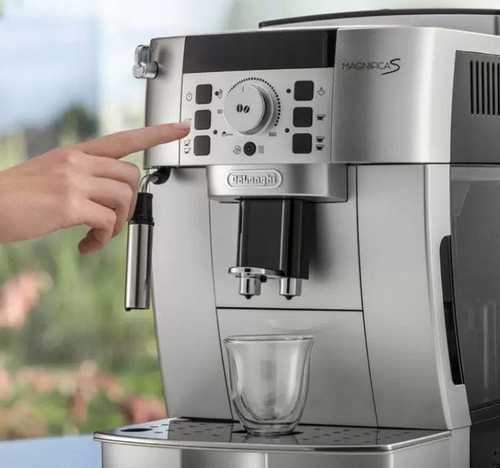 Кофемашина DeLonghi ecam 22.110.SB новая