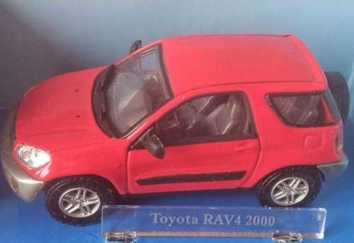Модель автомобиля Toyota RAV 4. 2000. 1:43