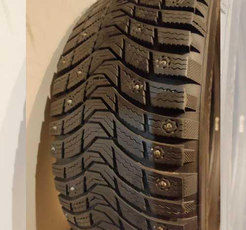 Michelin X-Ice North XIN3 215/55 R16