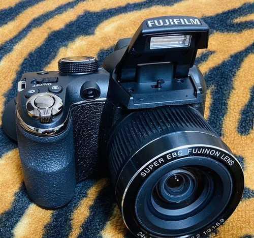 Цифровой фотоаппарат Fujifilm S3200