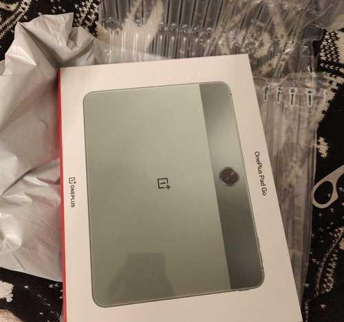 One plus pad go
